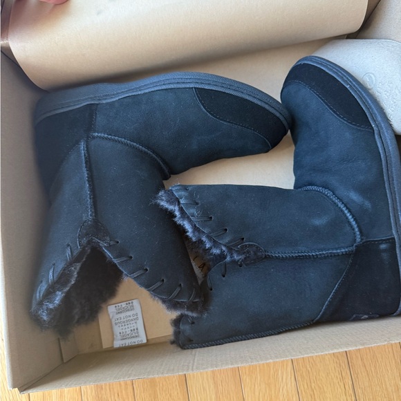 Overland | Shoes | Brand New Overland Womens Wren Sheepskin Boots Size ...